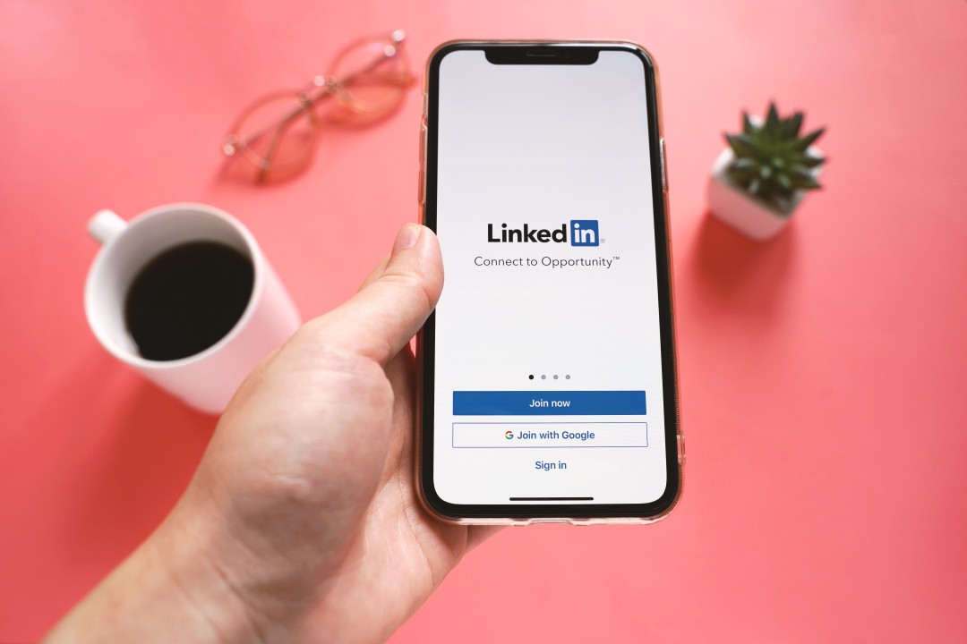 Spring Cleaning Your LinkedIn Profile - Feldman Daxon Partners Inc.